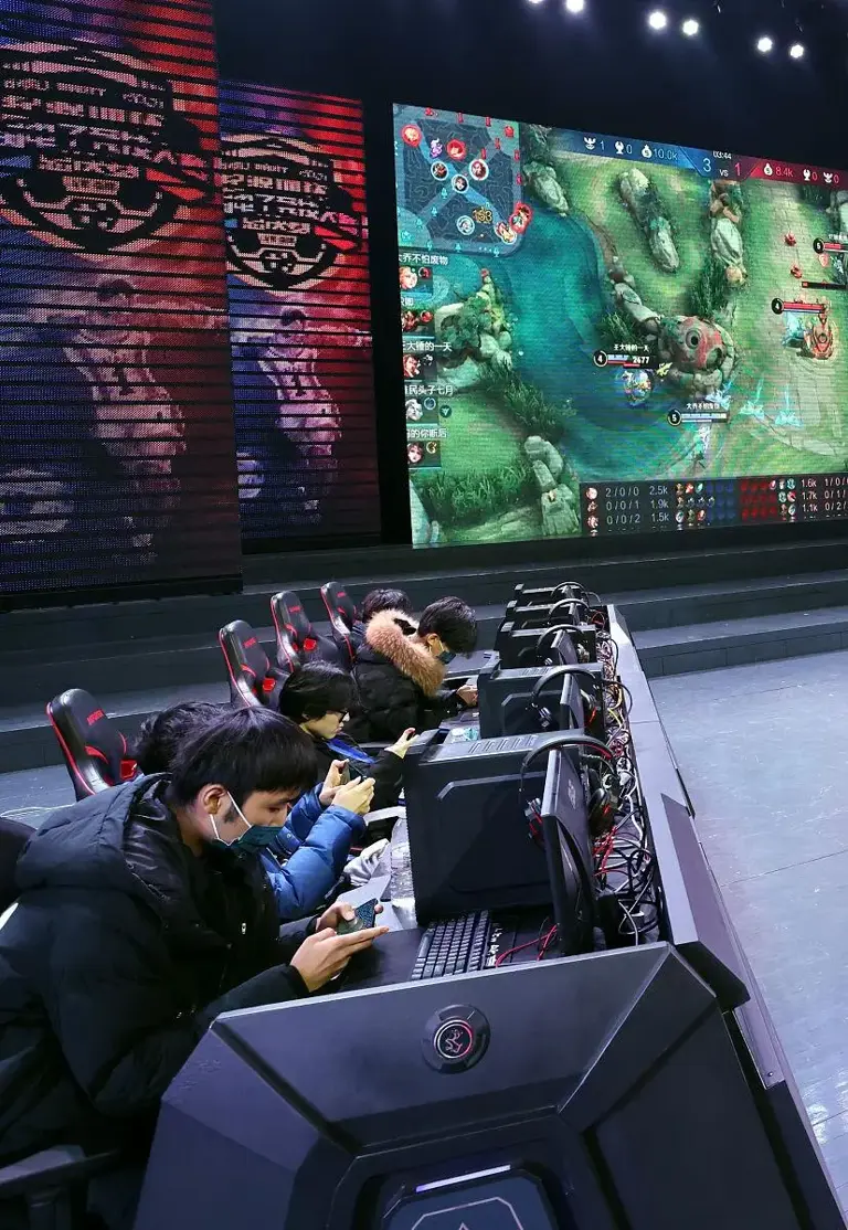 FPX退出LPL背后：电竞俱乐部的“至暗时刻”还是“断臂求生”？