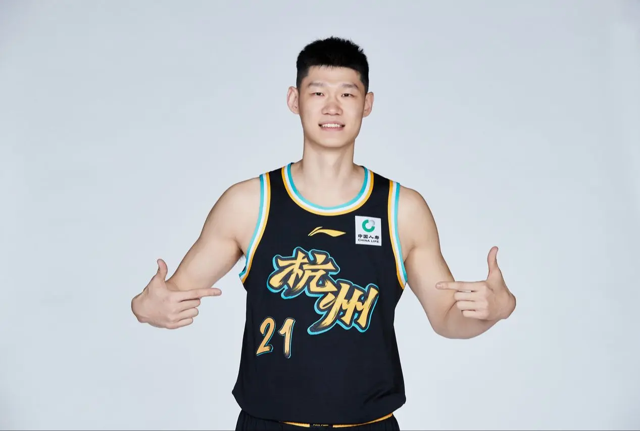 CCTV5直播，俱乐部杯赛来临，广厦揭幕战PK青岛，胡金秋VS赵嘉义