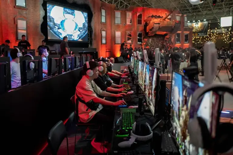 FPX退出LPL背后：电竞俱乐部的“至暗时刻”还是“断臂求生”？