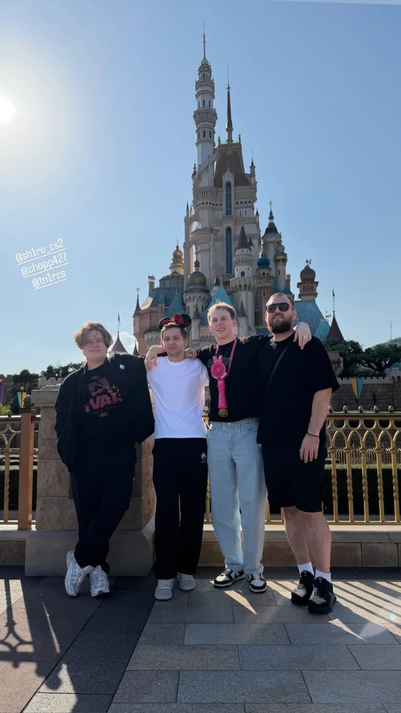 chopper携队友同游迪士尼