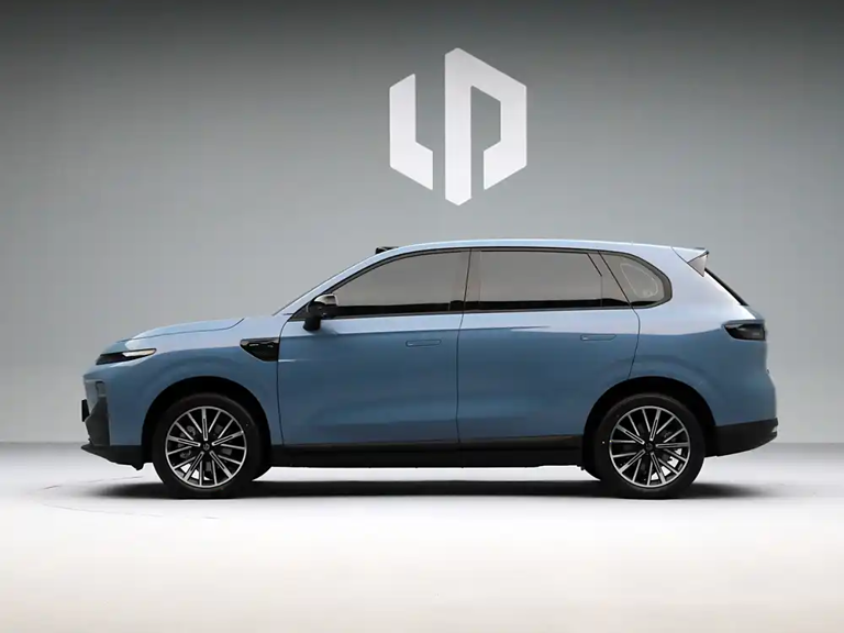 零跑B10 10.98万起，激光雷达版最低12.98万