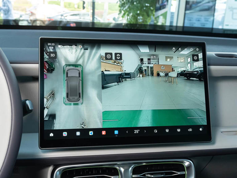 零跑B10 9.98万起，五款车型该怎么选？