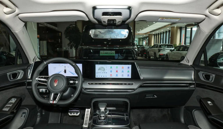 气场足，2.0T+8AT，后驱，BOSE音响，中大型车可以看看它