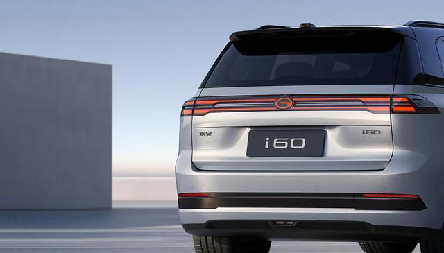 推出纯电以及增程双动力：广汽埃安AION i60上市，限时10.48万起