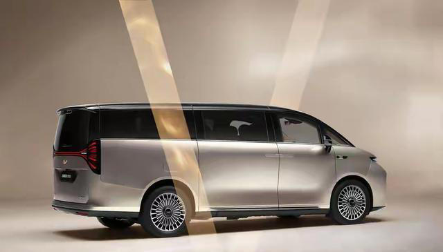 吉利银河首款豪华旗舰MPV——银河V900官图发布，11月21日见！