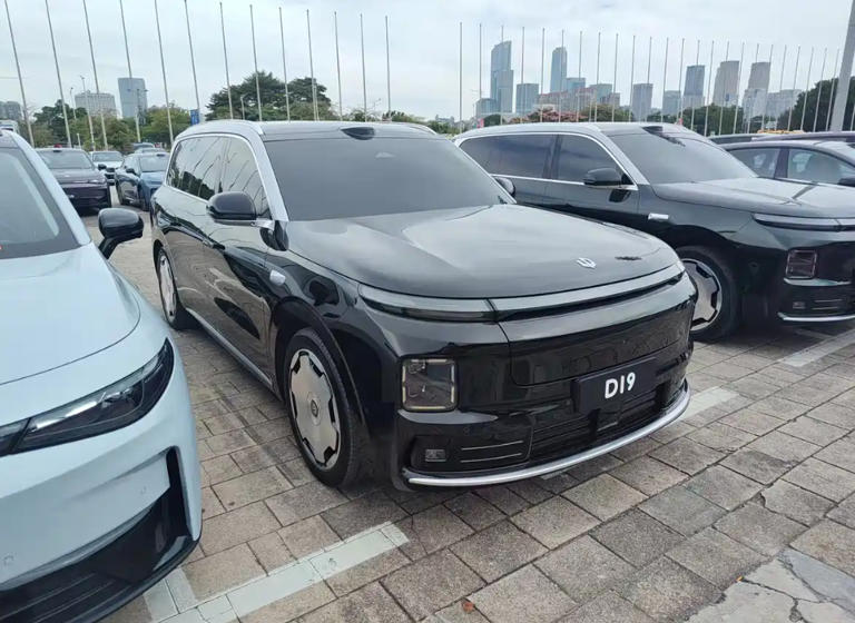 零跑D19抵达广州车展！预计售价在25-30万元