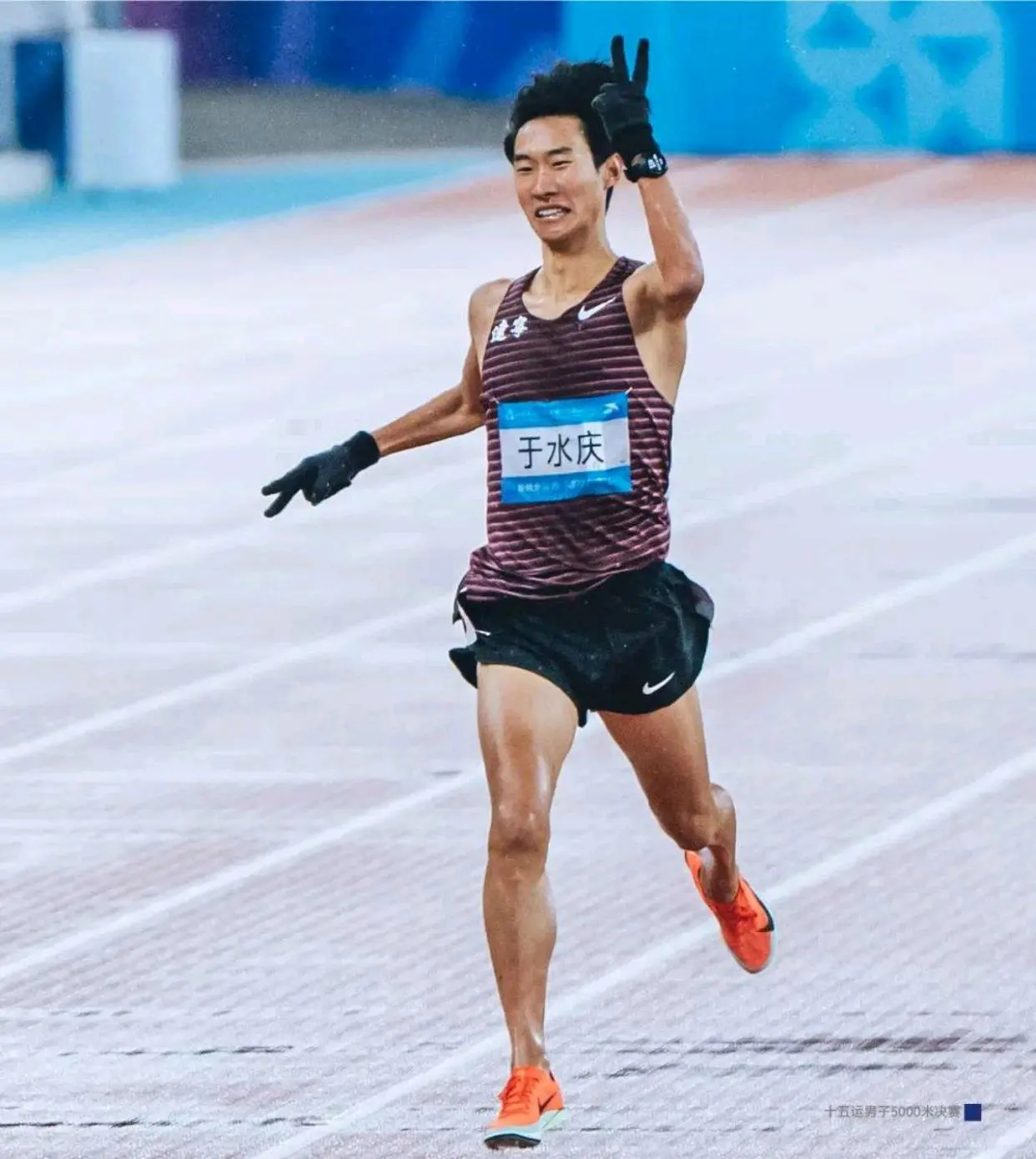 全运会男子10000米唐浩然28分54秒24夺银 蒋发坤28分45秒89夺金