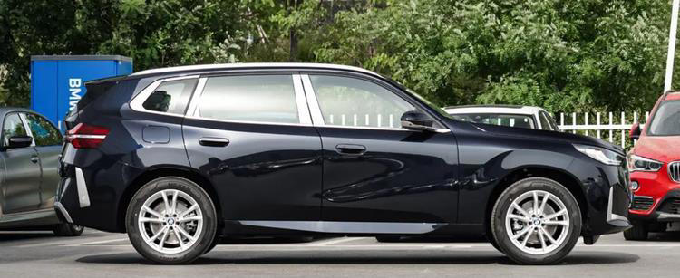 年轻人的宝马SUV，2.0T+8AT还配多层隔音，十月卖出6991辆