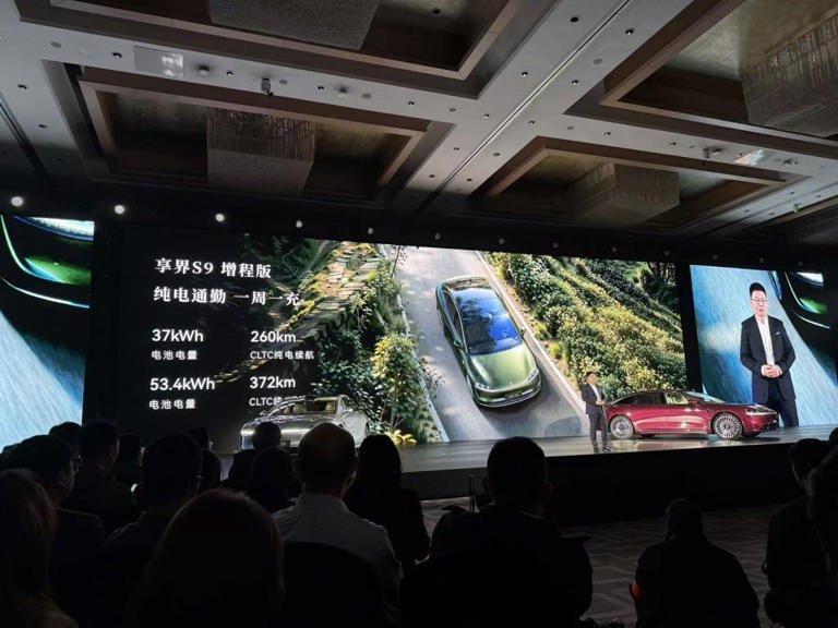 余承东重磅剧透：鸿蒙智行首款MPV要来了！全新享界S9 30.98万开卖