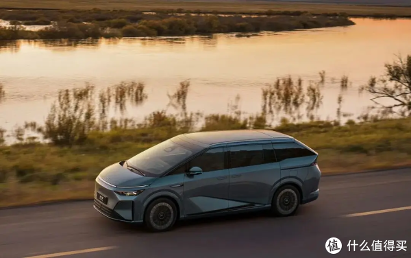 3200公里仅充电一次？小鹏 X9 超级增程 MPV 30.98万起