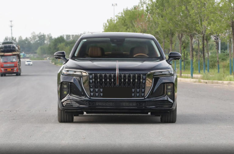 气场足！2.0T+8AT后驱配BOSE音响，中大型车看它！