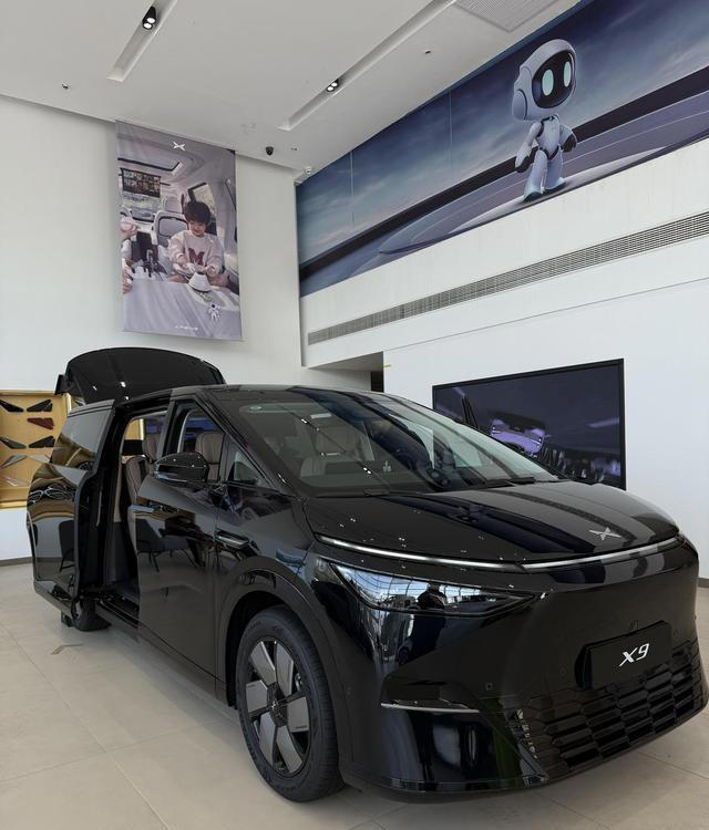 32.98万起小鹏X9超级增程实测：1602km续航+大空间家用MPV闭眼冲