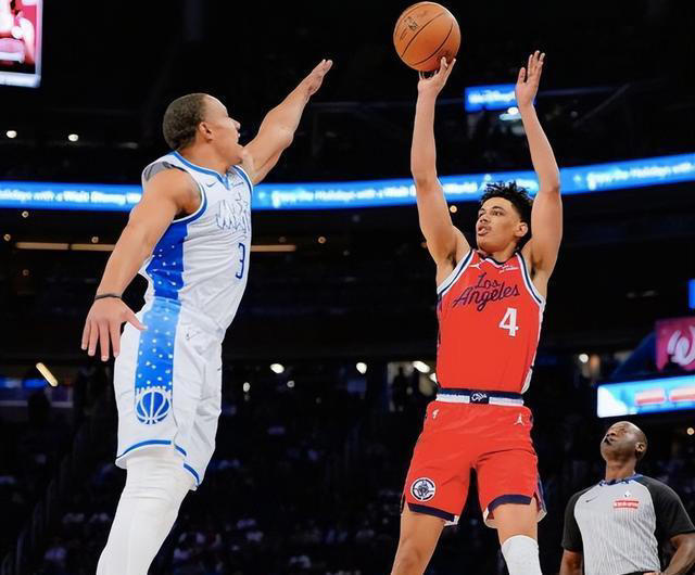 快船10战9负哈登带不动CBA！伦纳德拿钱养老不干活 这队已废