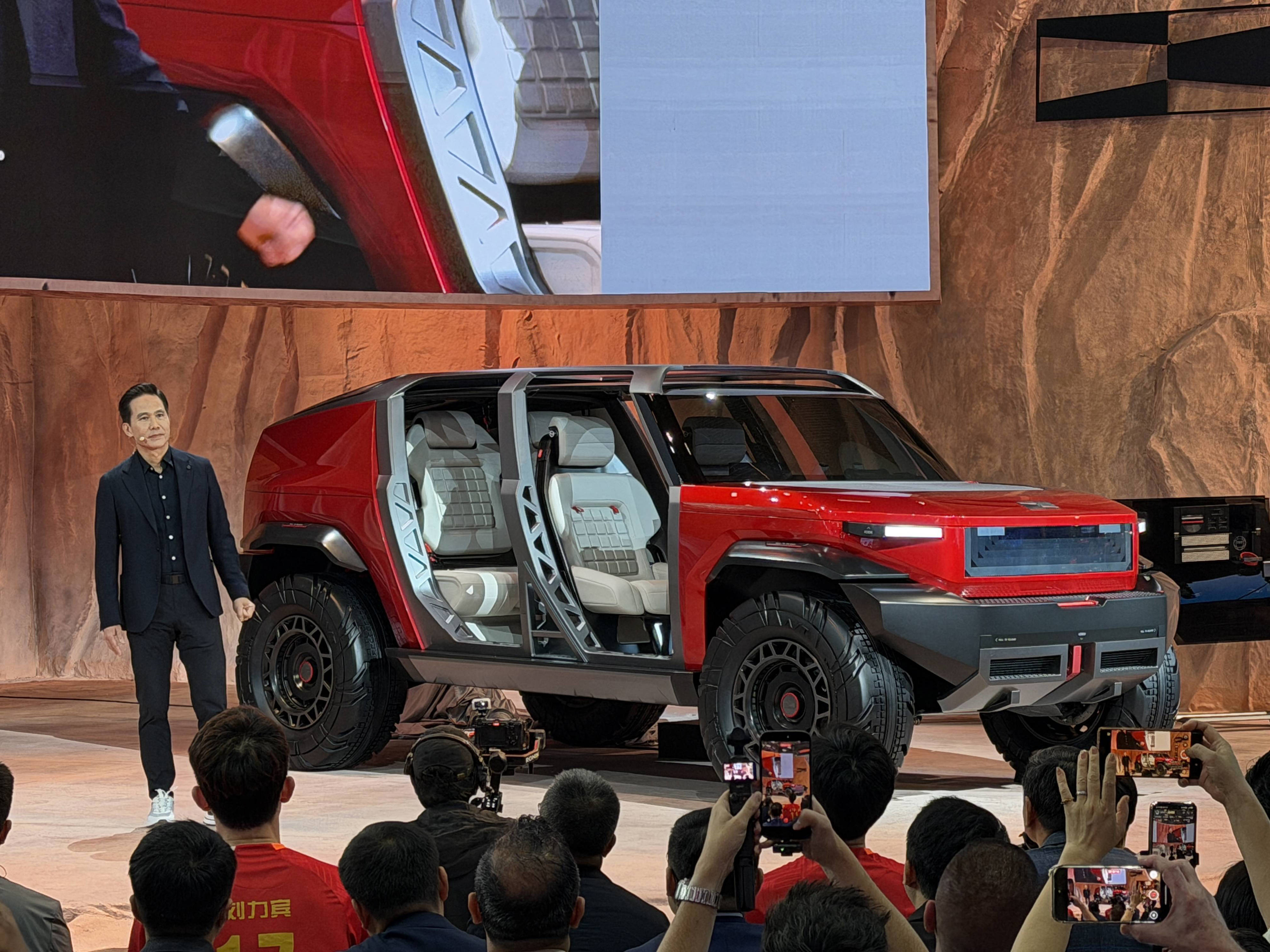 2025广州车展：北京越野ELMT Max原型车登场，模块化设计亮点足