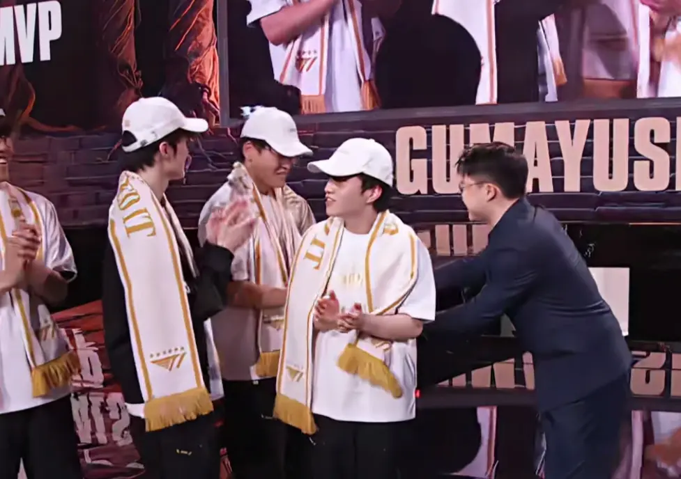 AL爱笑访谈：LPL和LCK的差距很大，暗示UZI会在JDG或者LNG复出