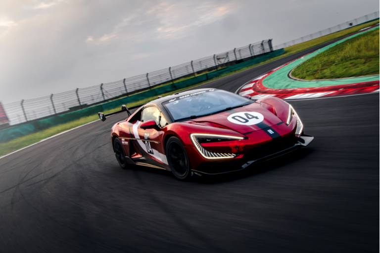 2025广州车展｜从赛道到都市，仰望U9X、U7、U8L鼎世版全矩阵亮相，演绎中国智造巅峰！