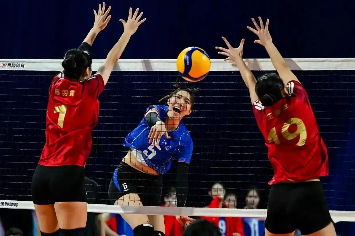 江苏U18女排有好接应！她进攻暴力，速度出色，表现力压杨舒茗