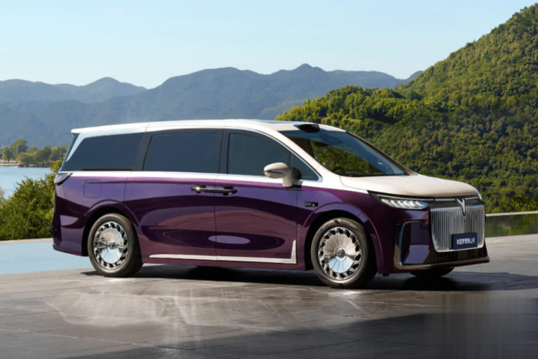 70.99万！岚图梦想家山河版上市，华为ADS 4加持的四座MPV