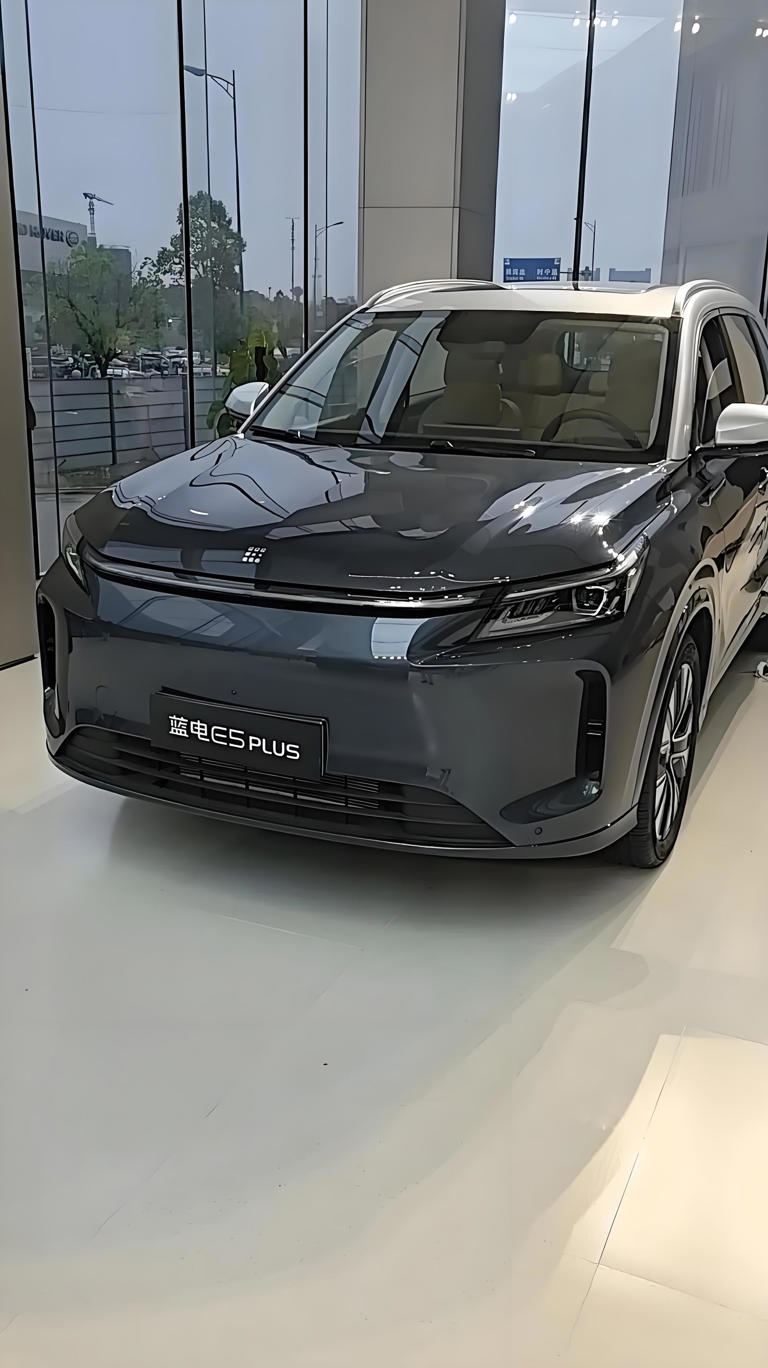 7.68万起蓝电E5 PLUS，插混SUV大空间长续航！