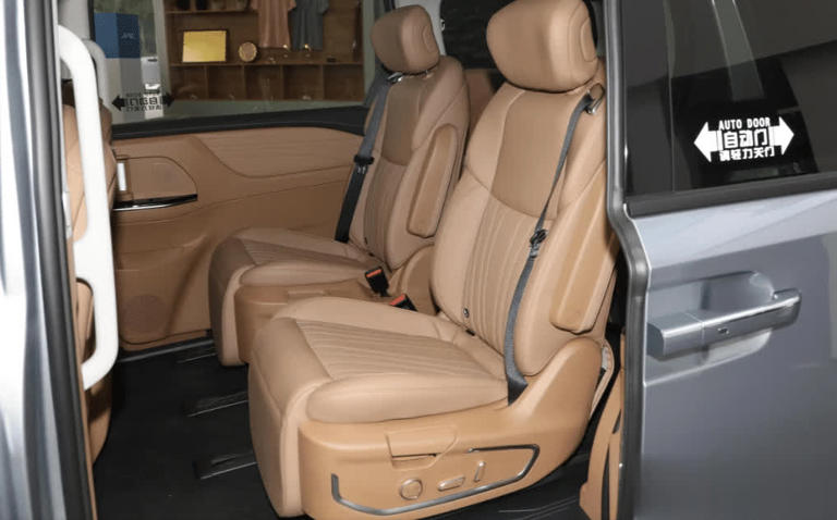 21.99万起售+鸿蒙系统赋能，这款中大型MPV成黑马？