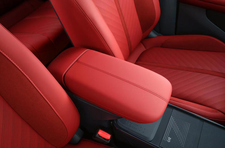 限时10.99万起解锁出行新皮肤，领克Z20上新，银甲红装自带焦点