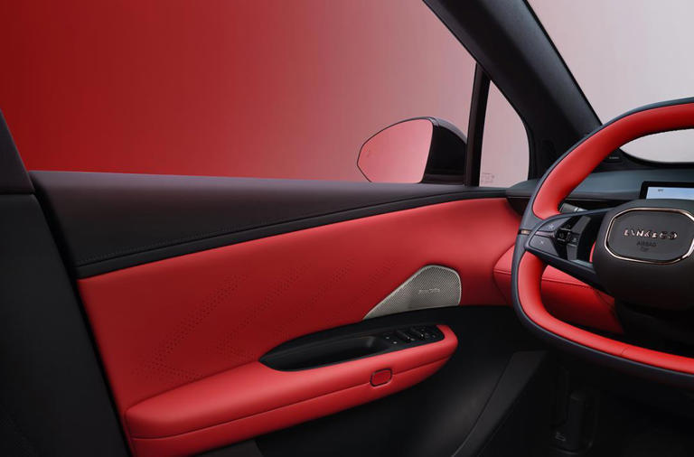 限时10.99万起解锁出行新皮肤，领克Z20上新，银甲红装自带焦点