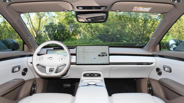 售价10.99万元起，长安启源A06上市，提供增程／纯电