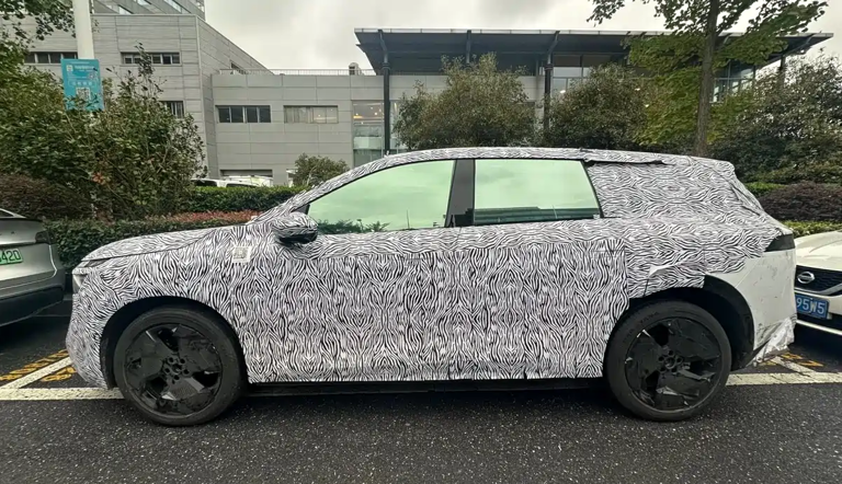 不止N7/N6，日产N8也要来了，内饰似理想，或为中大型SUV