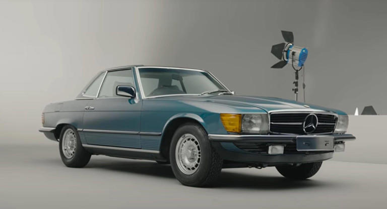 92岁老人收藏的1982年全新奔驰500SL