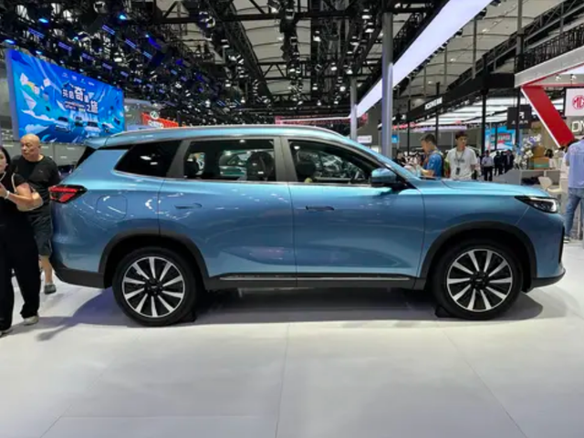 搭载1.5T插混，纯电续航90公里，奇瑞风云T8亮相广州车展