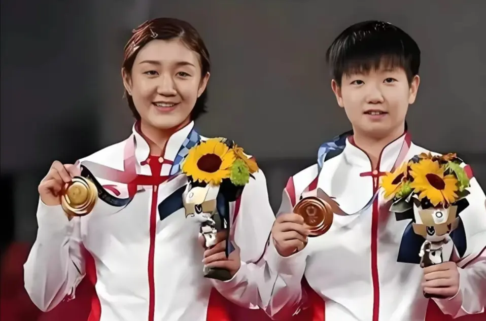 CCTV5+直播，12:30，孙颖莎VS王晓彤，樊振东、陈梦强势出战