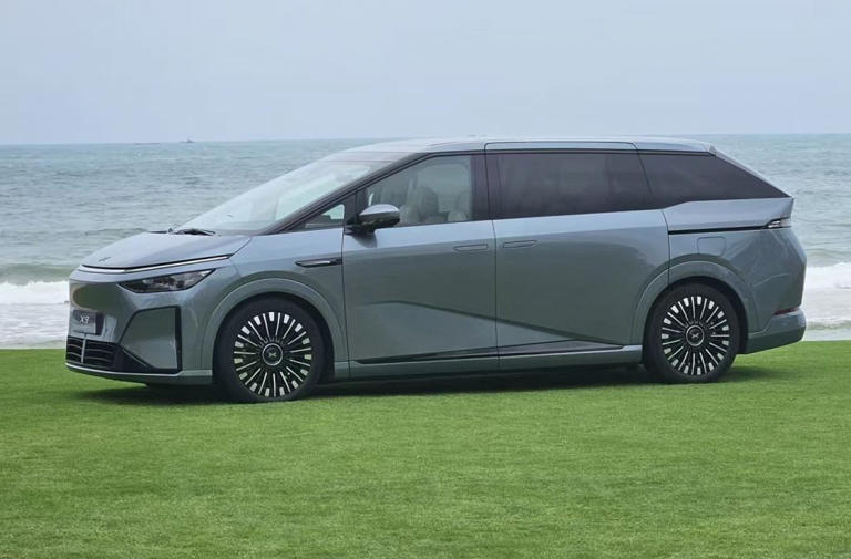 打破 MPV 固有认知！小鹏 X9 新款曝光：智能驾驶 + 740km 续航，35.98 万起冲不冲？