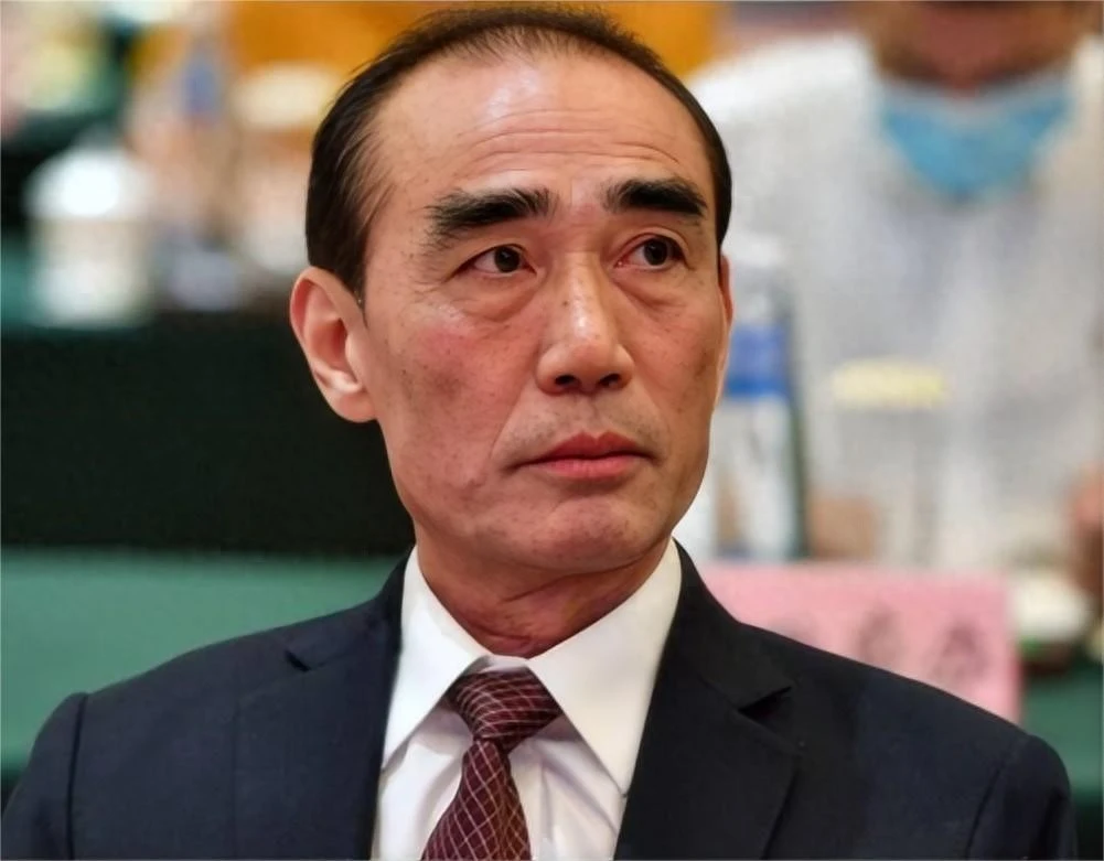 “抄”成福建首富！许世辉曾身价672亿，如今儿子去世、公司退市