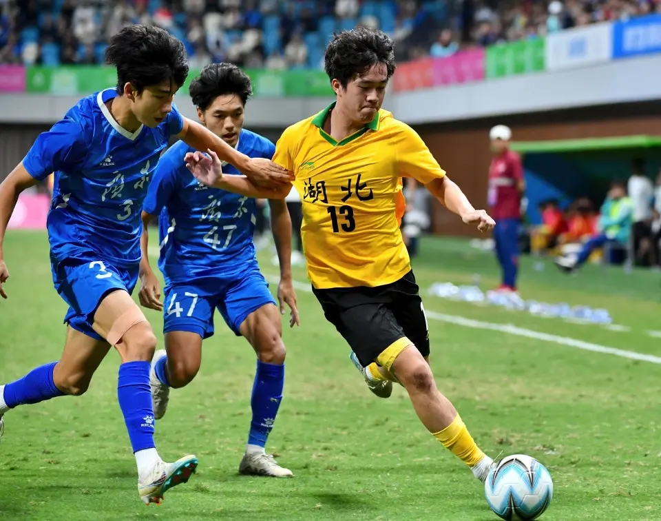 全运会男足队史首冠！湖北队总分6-4广东 补时绝平+点球大战翻盘