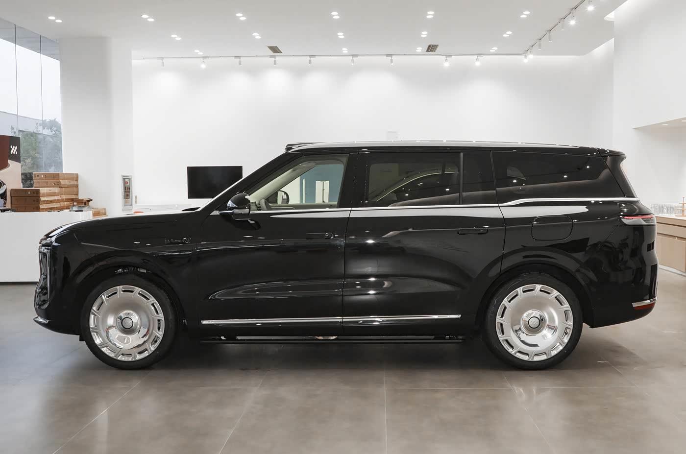 全新“理想L9”接班人！33.28万起，六座增程SUV，纯电续航402Km