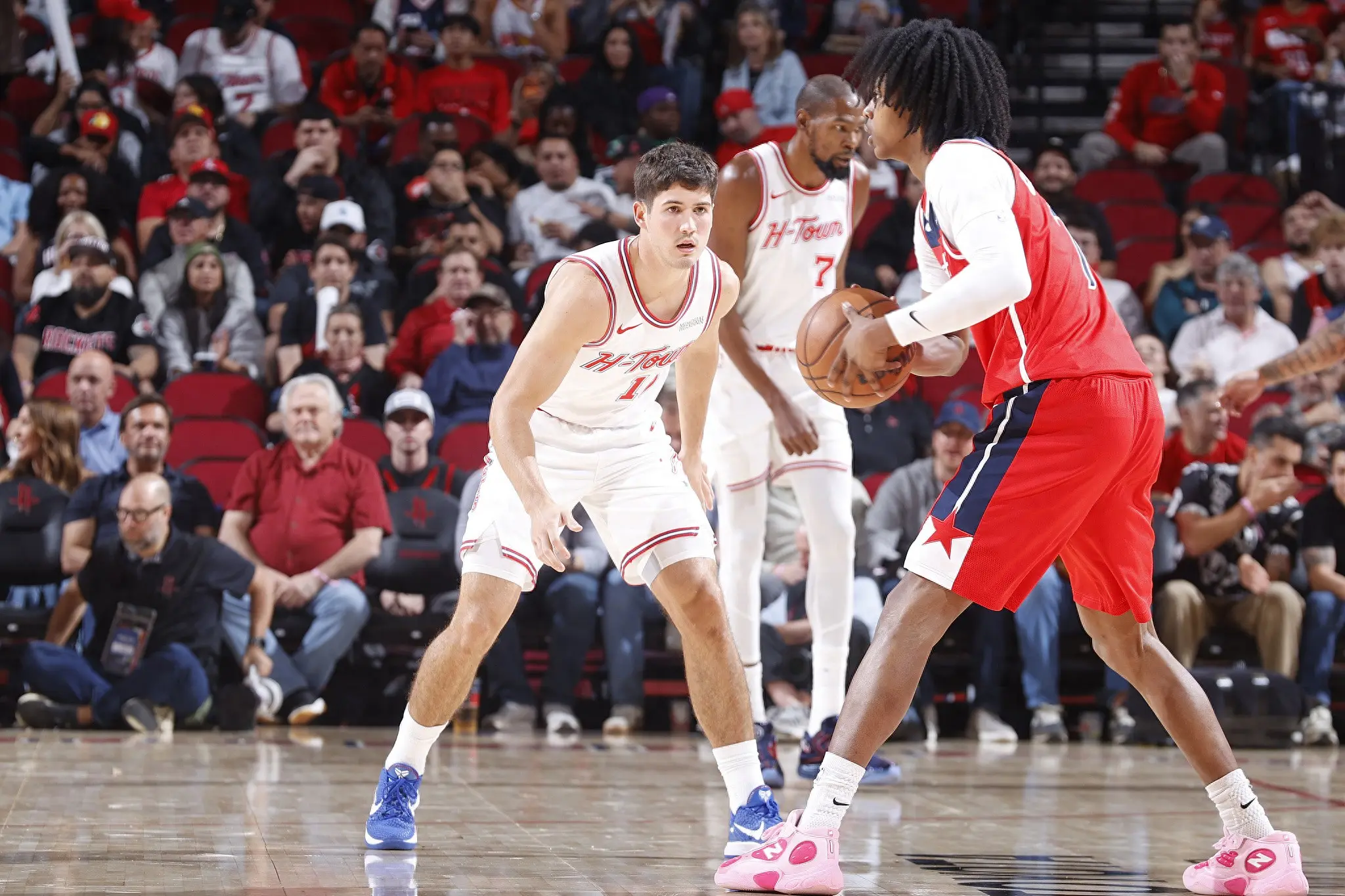 又轰21+5三分，谢泼德破历史纪录！火箭队8战7胜这4点更让KD开心