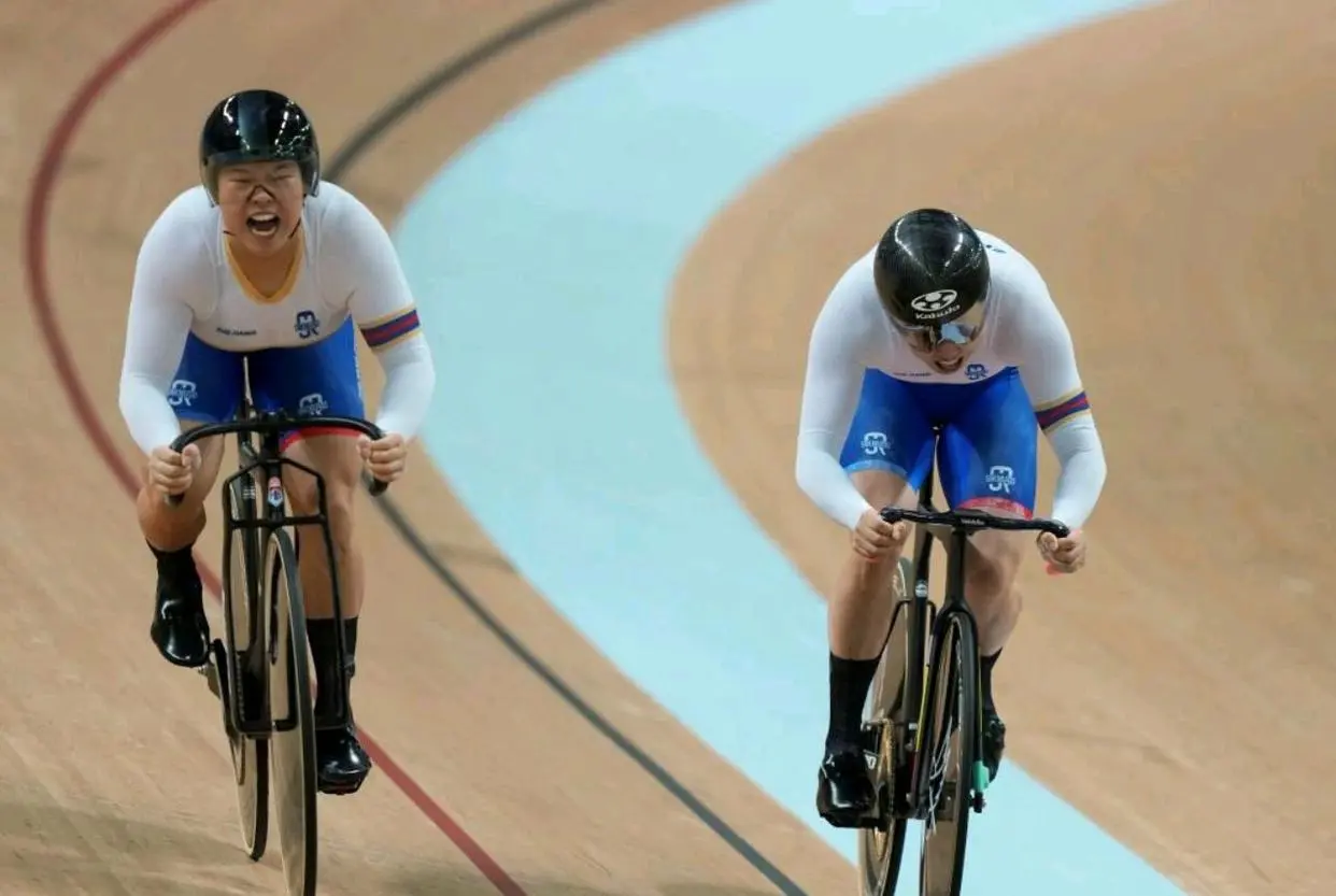 全运会会场地自行车女团体竞速赛河南队46秒044的成绩夺得冠军