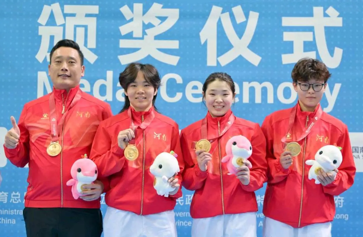 全运会会场地自行车女团体竞速赛河南队46秒044的成绩夺得冠军