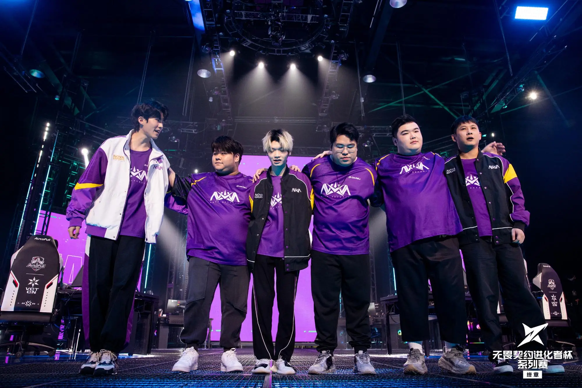 决战终章，FPX夺得2025无畏契约进化者杯系列赛终章冠军
