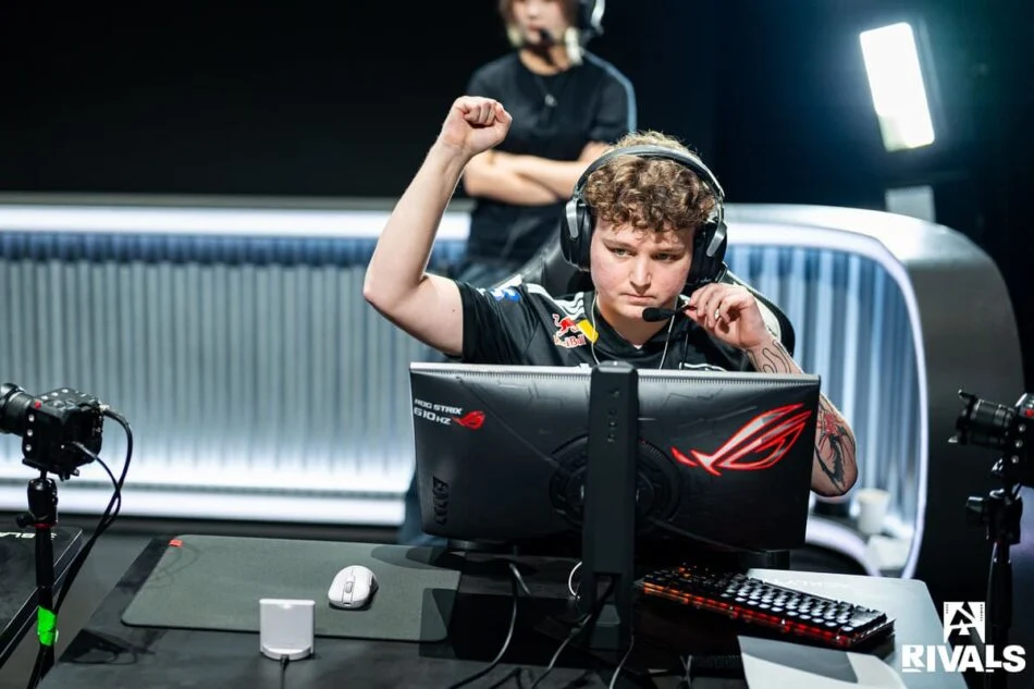 YEKINDAR：网上那些关于友情胜过金钱的梗，说不定是真的