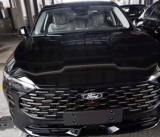 2026款福特蒙迪欧现身，外观调整，内置悬浮岛台，或升级8155芯片