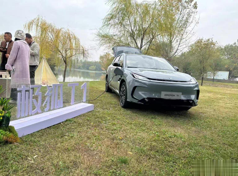 深度试驾极狐T1，破局A0级纯电市场价值密码