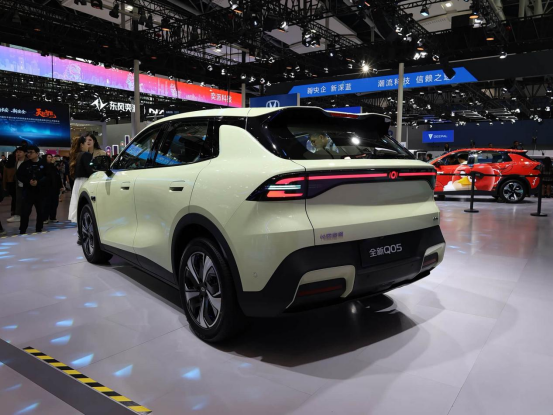 10万级纯电SUV有多卷？看完启源Q05和零跑A10你就懂了！