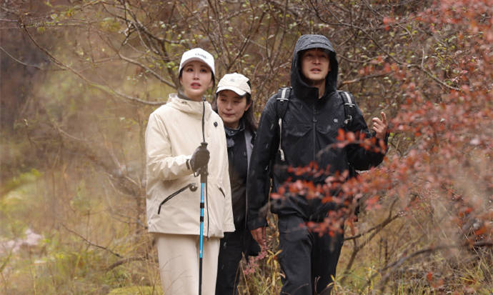 《共同说3》首播，田朴珺采访胡歌，接近0收视率，到底尴尬了谁