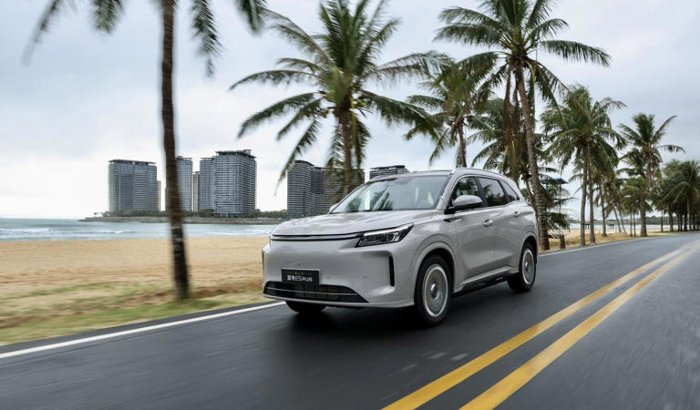 第三代蓝电E5 PLUS上市，11.98万元起售