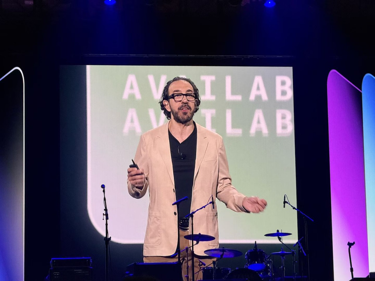 Trainium3+Graviton5打出组合拳，Lambda迈入可控时代