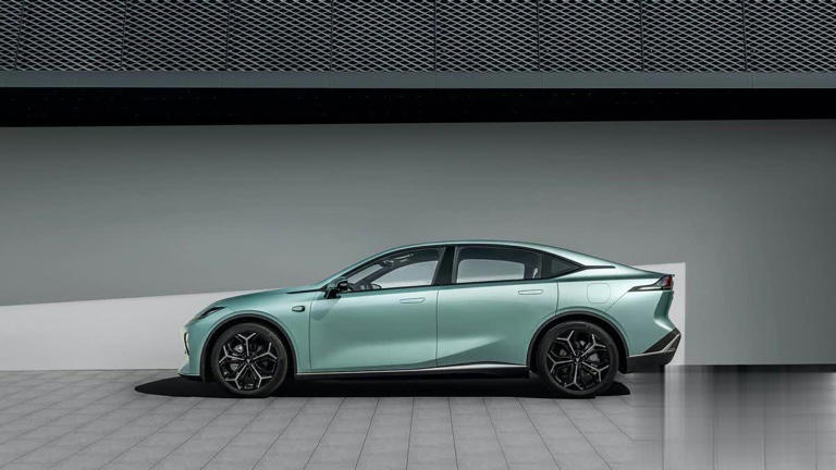 11.99万起，2025款深蓝SL03新车值得买吗?