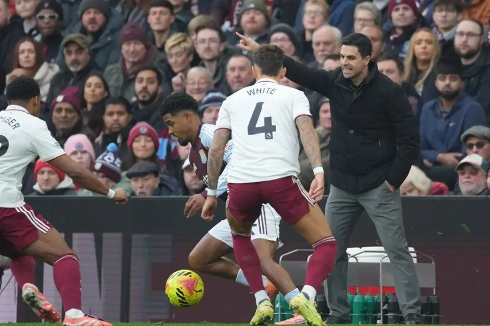 阿森纳遭压哨绝杀!91天首败，601天首负维拉，三大纪录告破