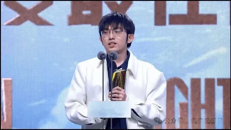 电竞资讯 | 2025年度最佳：Flandre/Tarzan/Knight/JackeyLove/Kael