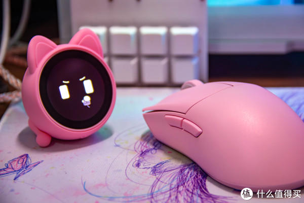 895的无孔镁合金鼠标，8K接收器还支持语音操作? | 万灵幻